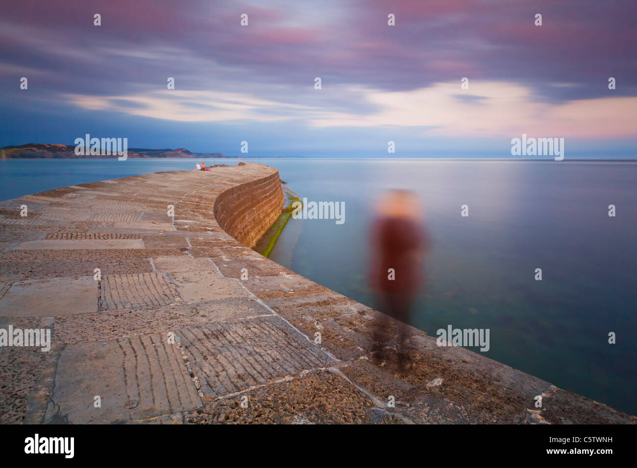Curved sea wall uk hi-res stock photography and images - Alamy