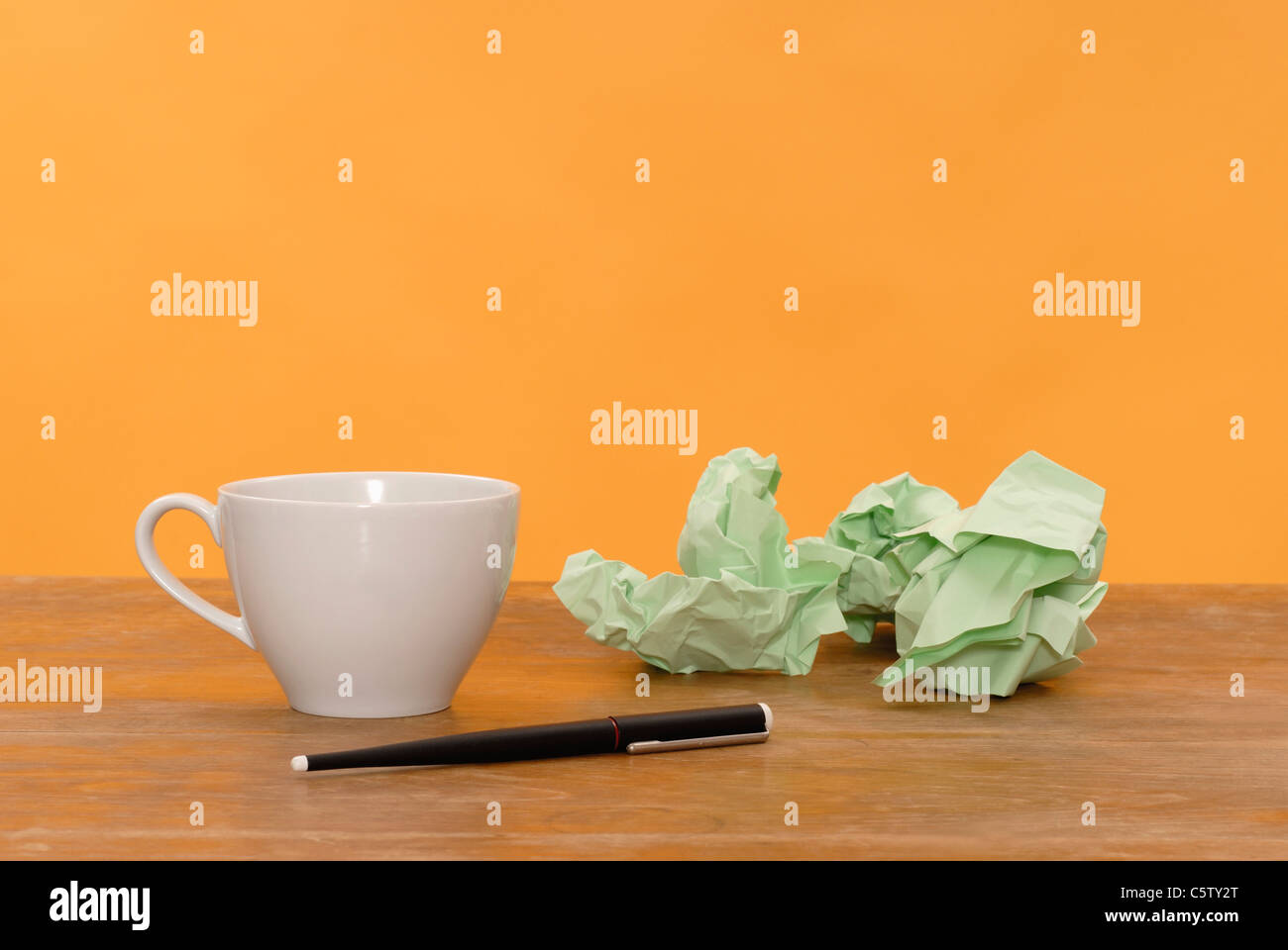 Pen and paper hi-res stock photography and images - Alamy