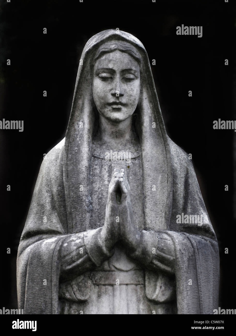 Female statue graveyard hi-res stock photography and images - Alamy