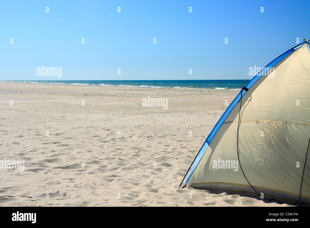 Seaside tent hi-res stock photography and images - Alamy