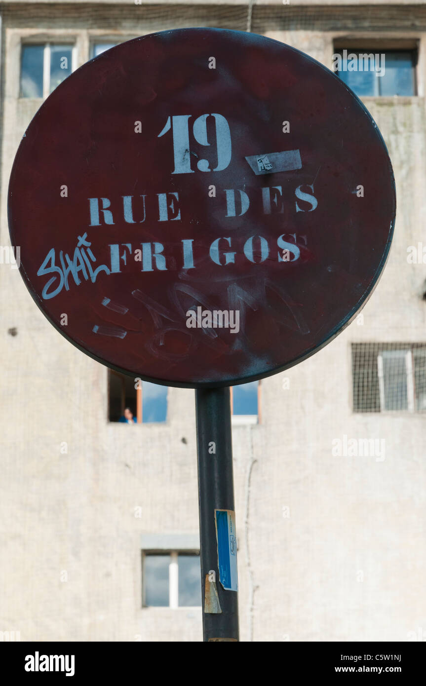 Les Frigos 's a industrial warehouse re-converted into an production ...