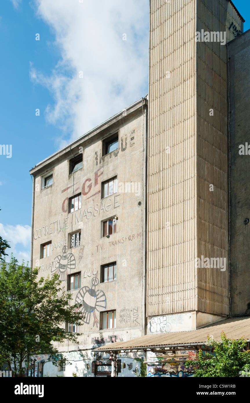 Les Frigos 's a industrial warehouse re-converted into an production ...