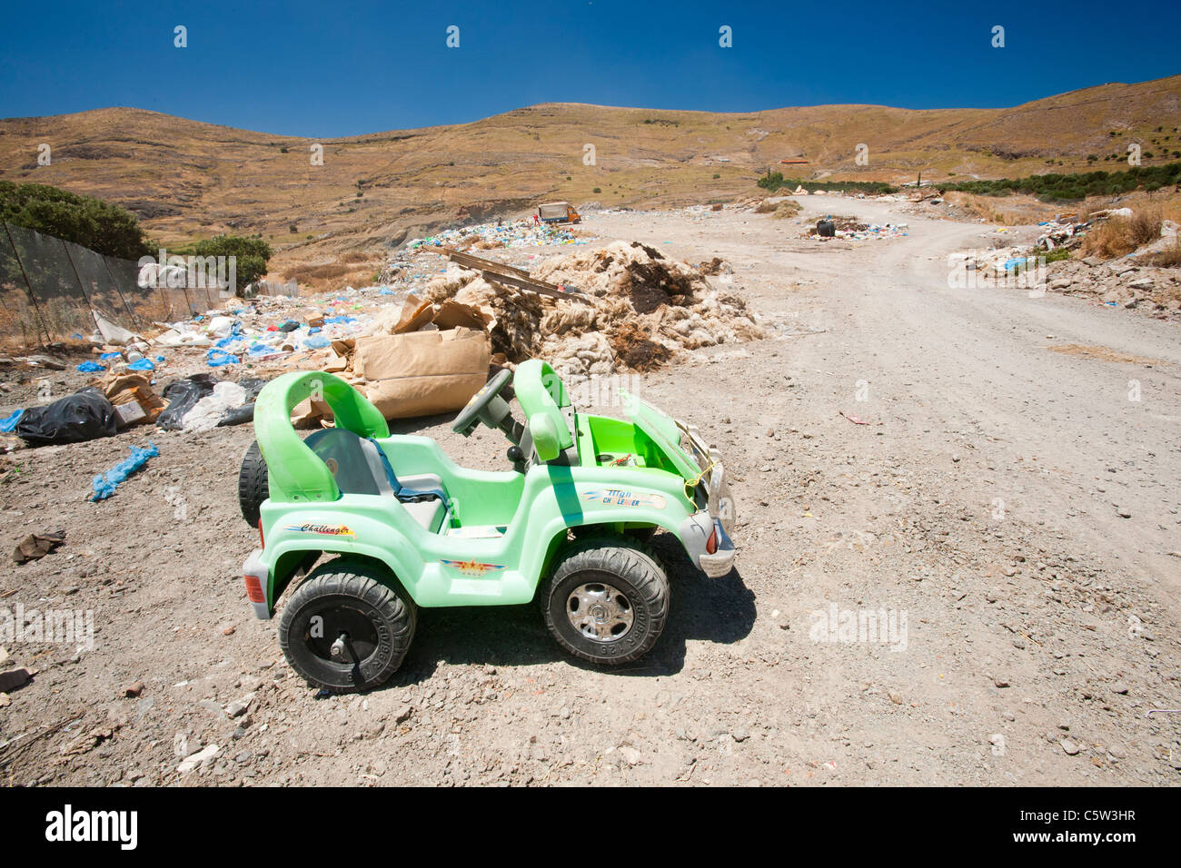 Car in a landfill High Resolution Stock Photography and Images - Alamy