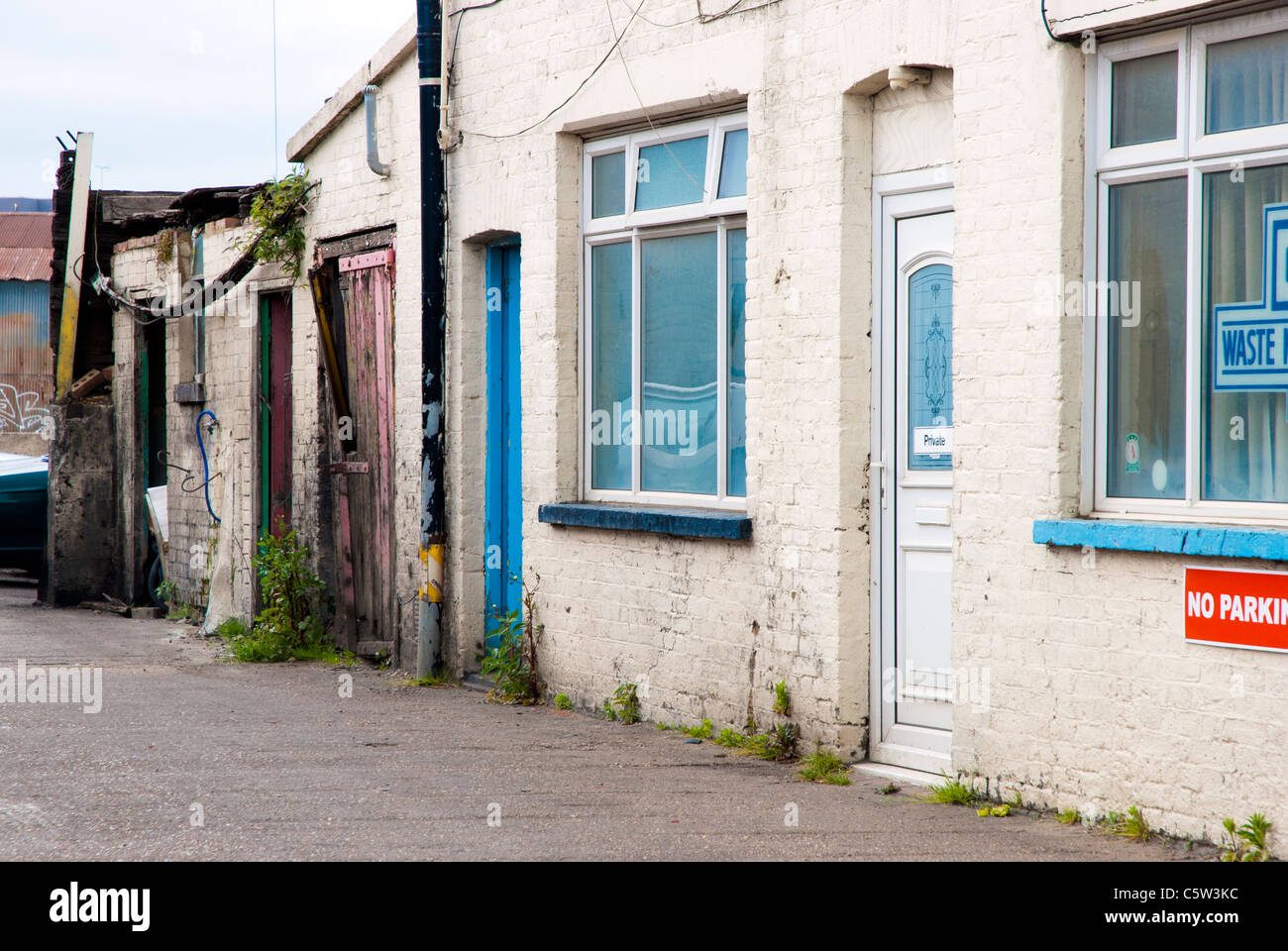 Mot test centre hi-res stock photography and images - Alamy
