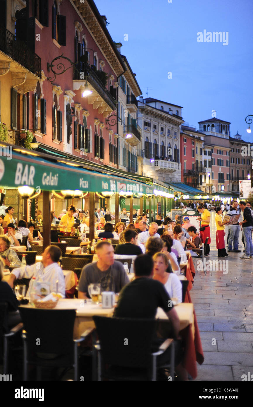 Verona, centre, nightlife, Italy Stock Photo - Alamy