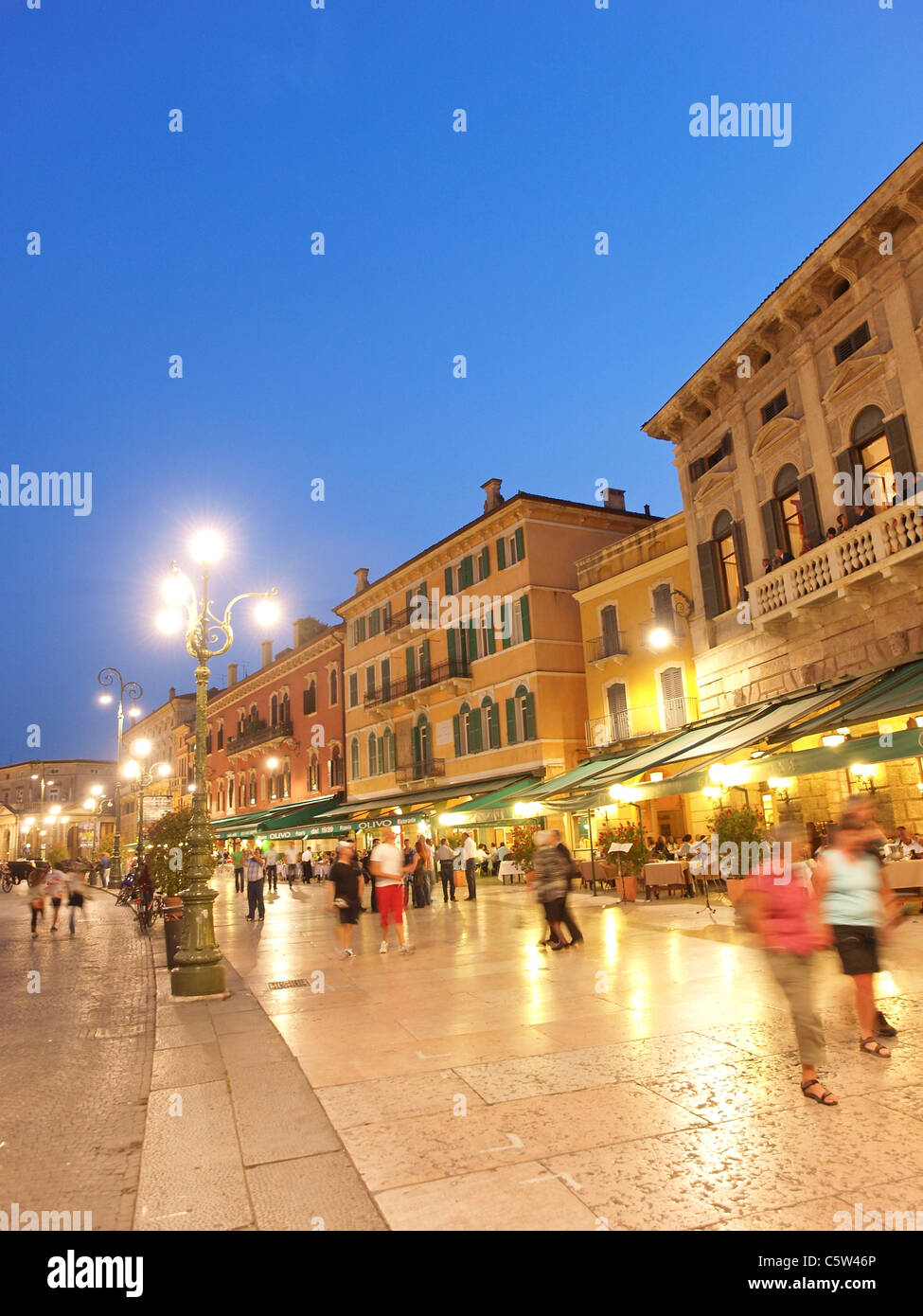 Verona, centre, nightlife, Italy Stock Photo - Alamy