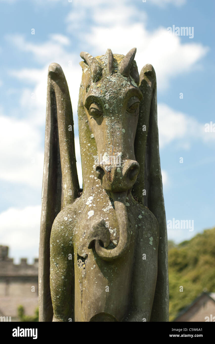 Dragon of wales statue hi-res stock photography and images - Alamy