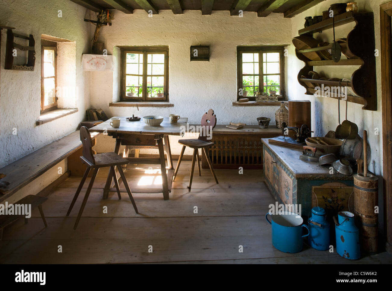 Old parlor room hi-res stock photography and images - Alamy