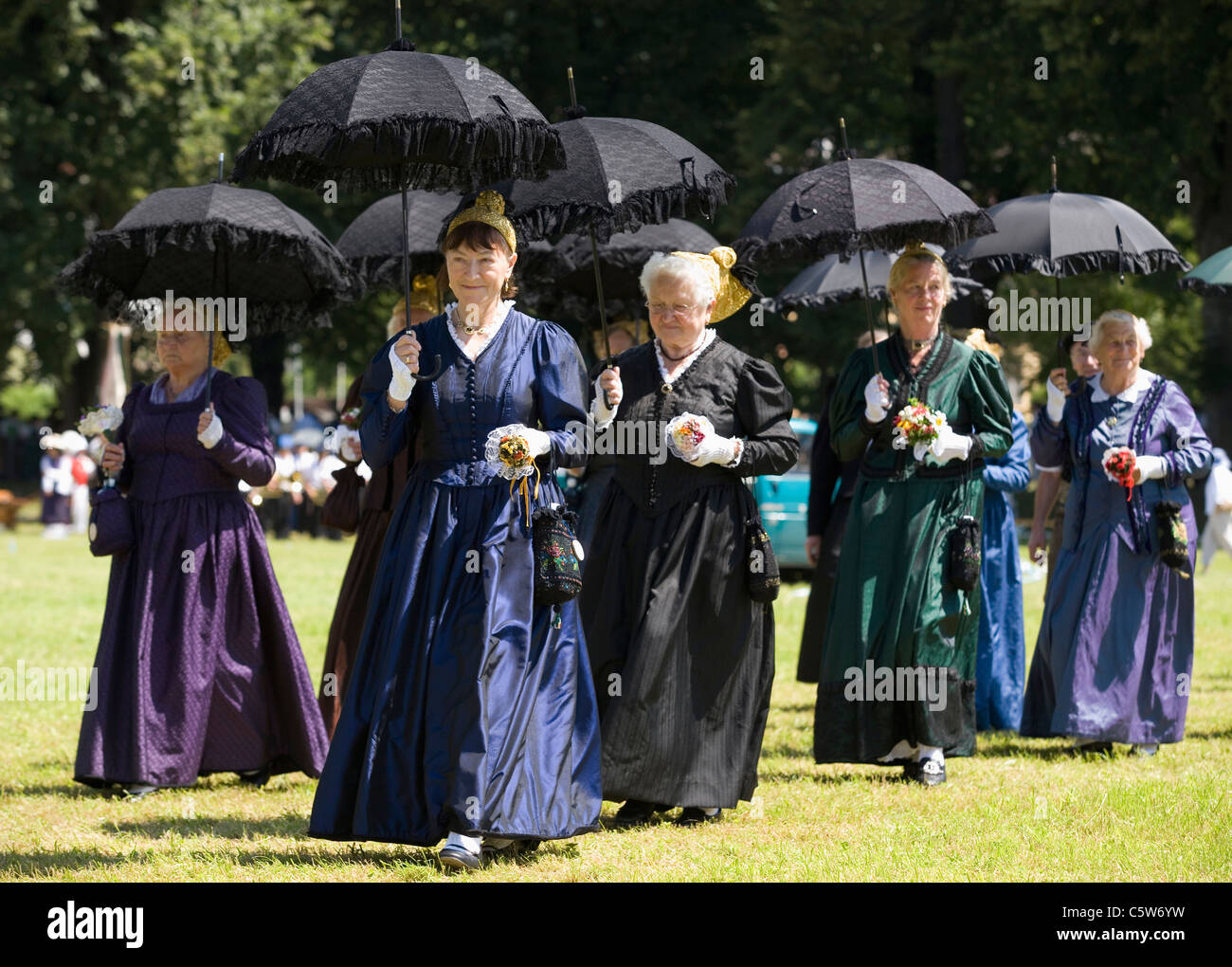Traditional austrian costume hi-res stock photography and images - Alamy