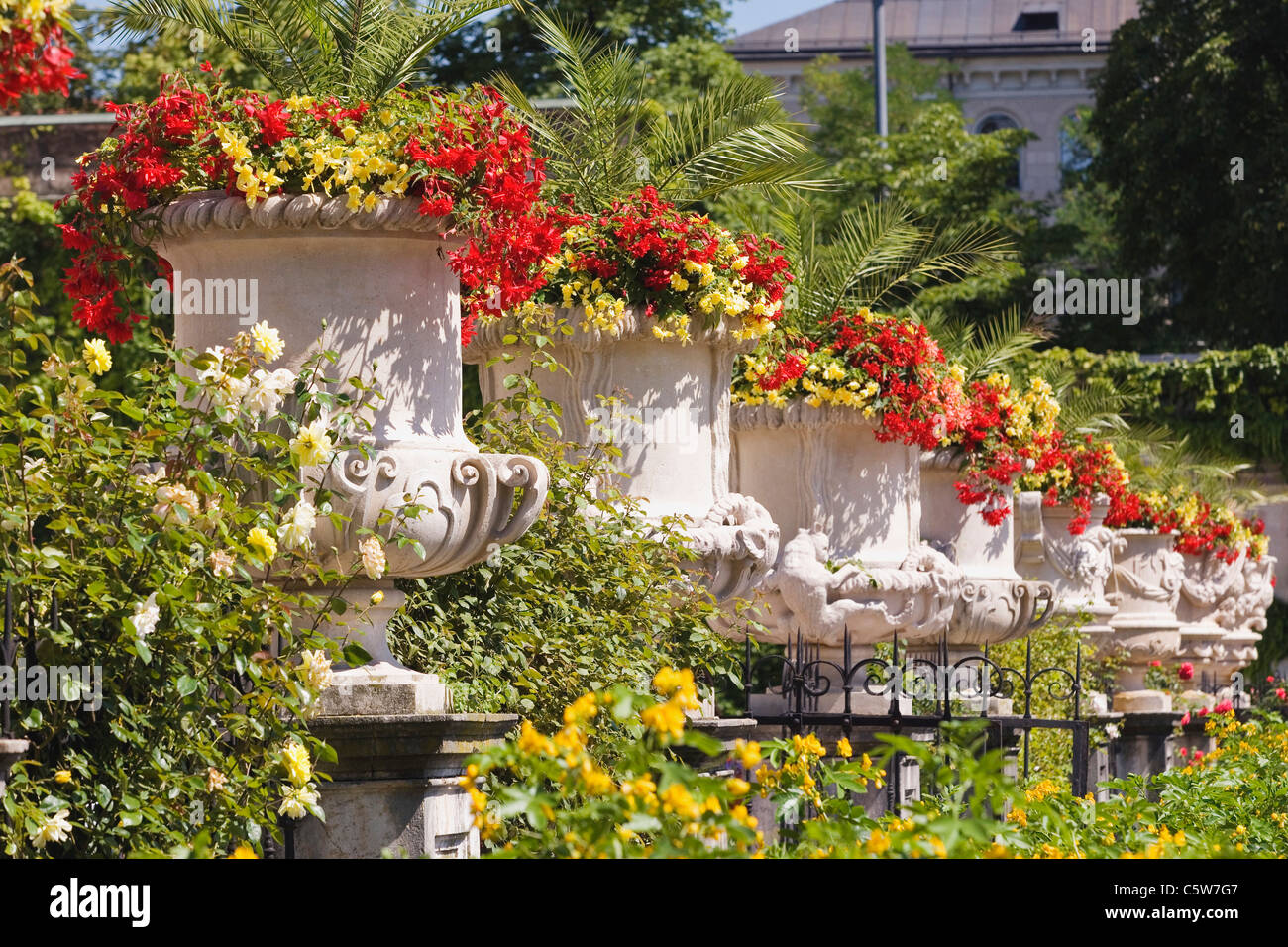 Amphoras hi-res stock photography and images - Alamy