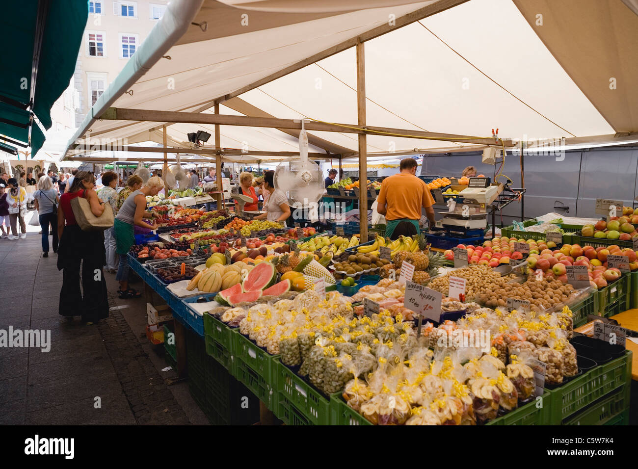 Austria, Salzburg, Farmer's market Stock Photo - Alamy