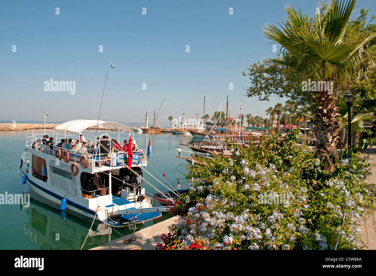Urban sea beaches hi-res stock photography and images - Alamy