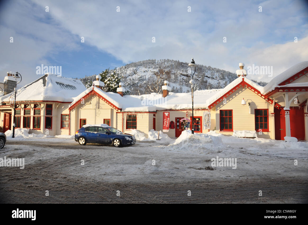 Village life after snow storm, Ballater, Royal Deeside, Scotland Stock ...