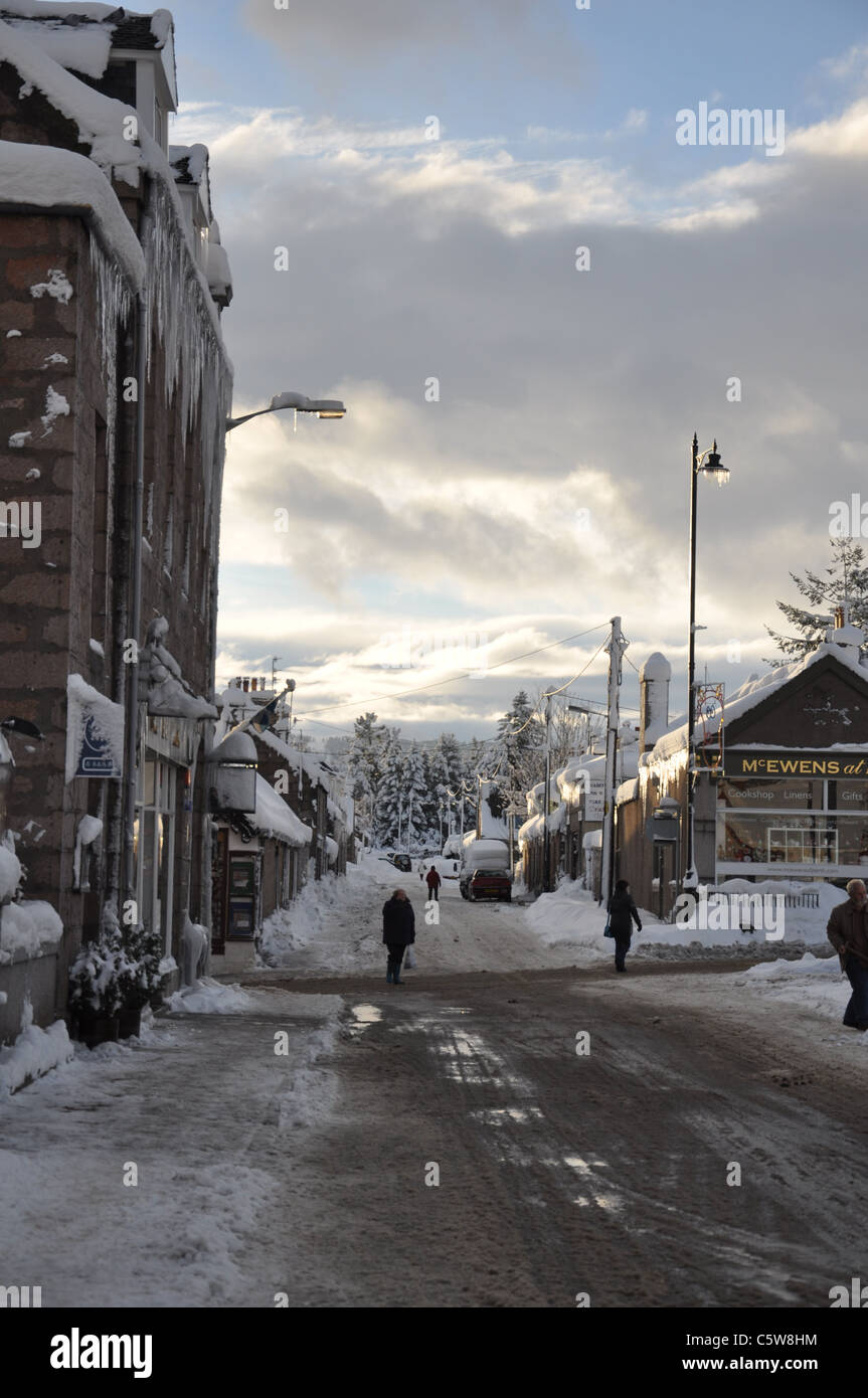 Village life after snow storm, Ballater, Royal Deeside, Scotland Stock ...