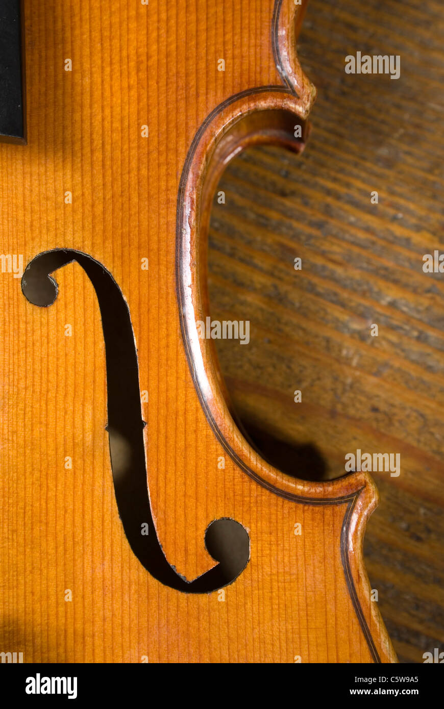 Violin close up hi-res stock photography and images - Alamy