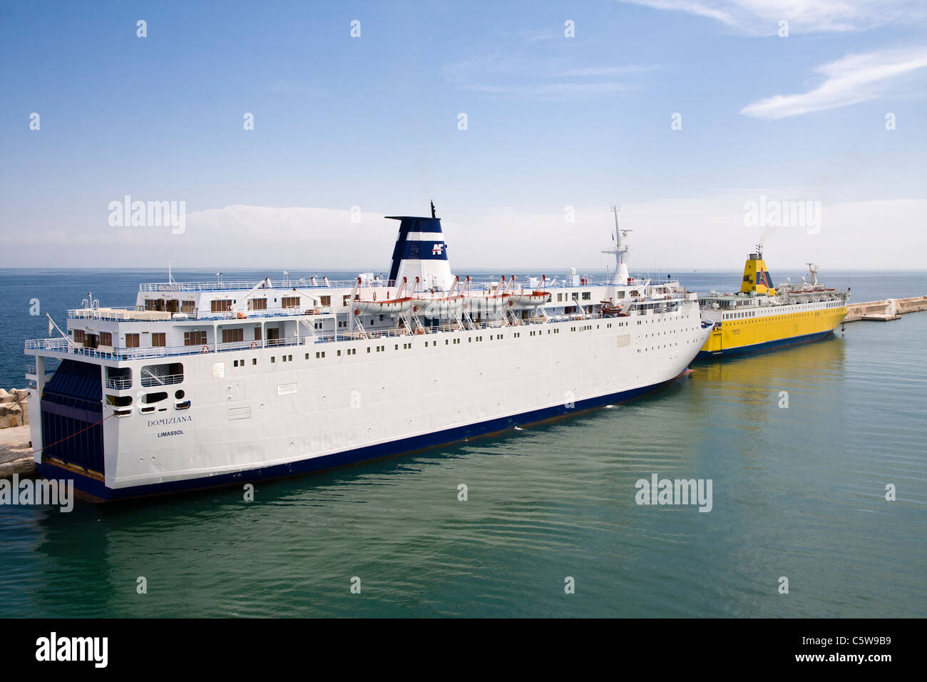 Large Ferry High Resolution Stock Photography and Images - Alamy