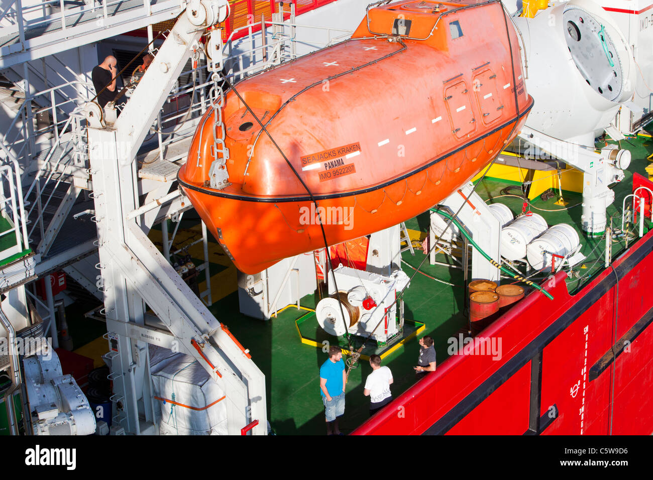 Jack up boat hi-res stock photography and images - Alamy
