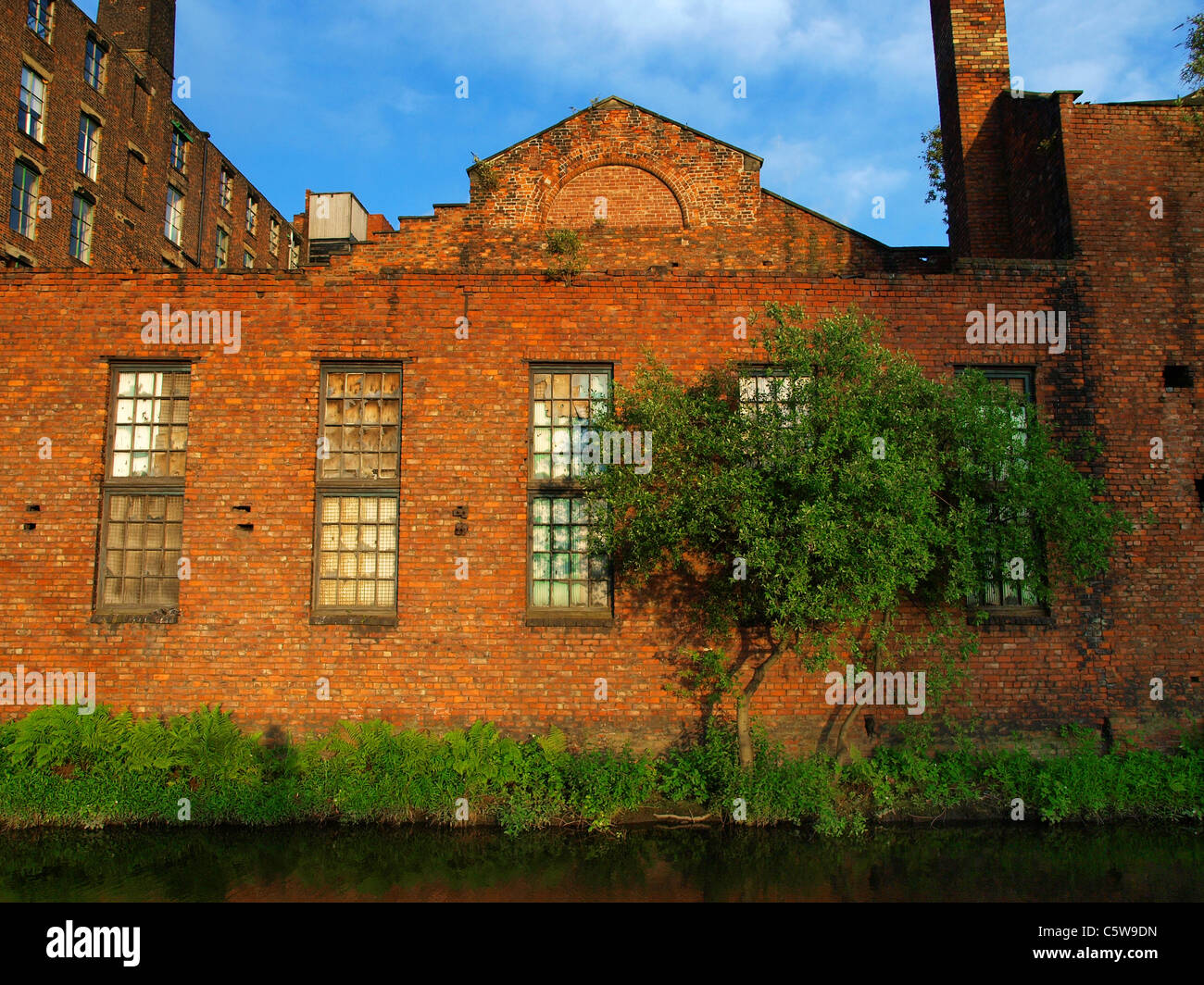 Derelict mill hi-res stock photography and images - Alamy