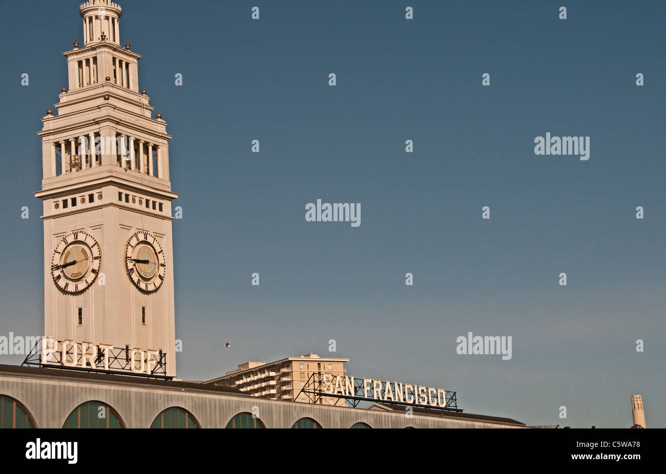Building skylights hi-res stock photography and images - Alamy