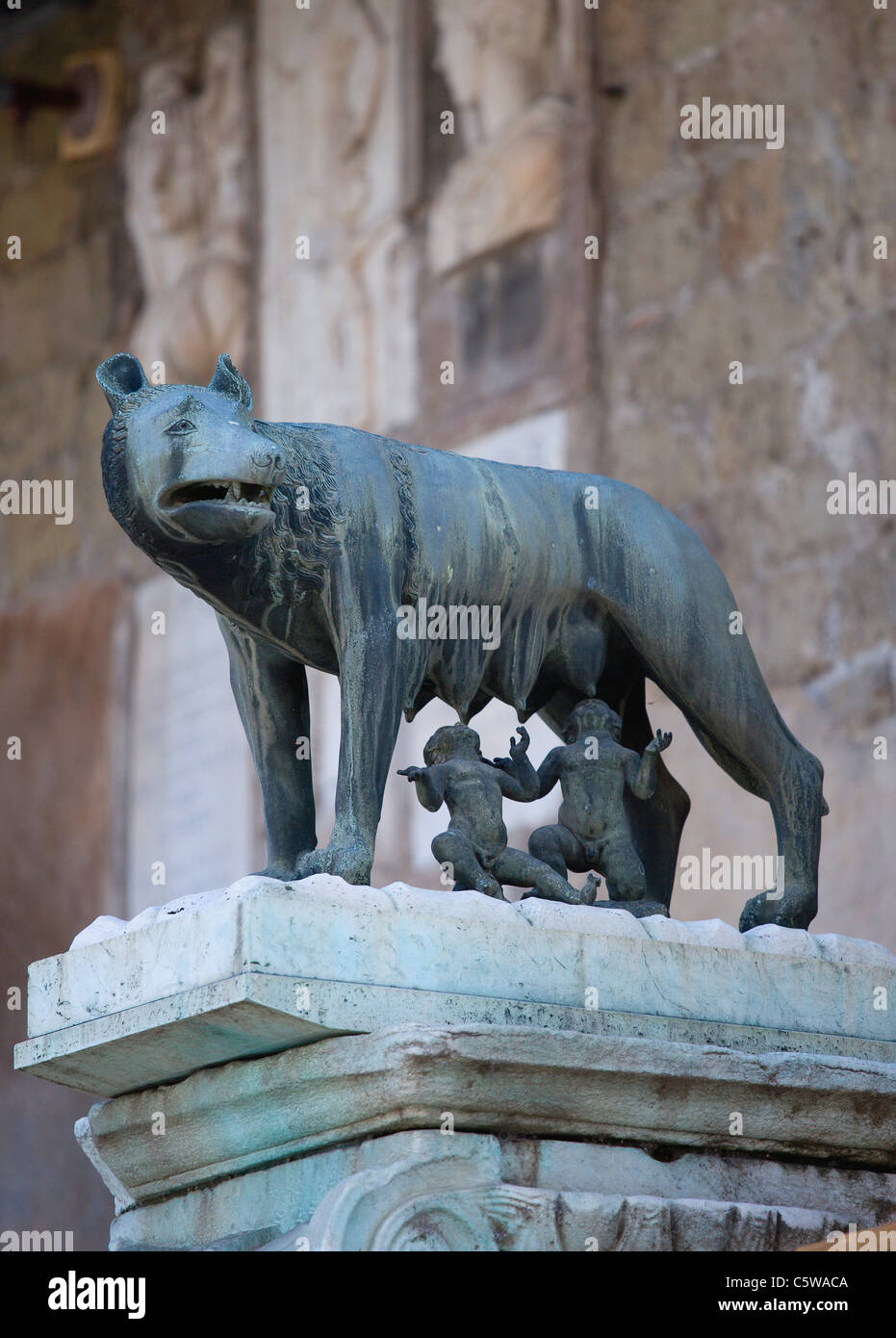 Italy, Rome, Romulus and Remus Statue Stock Photo - Alamy