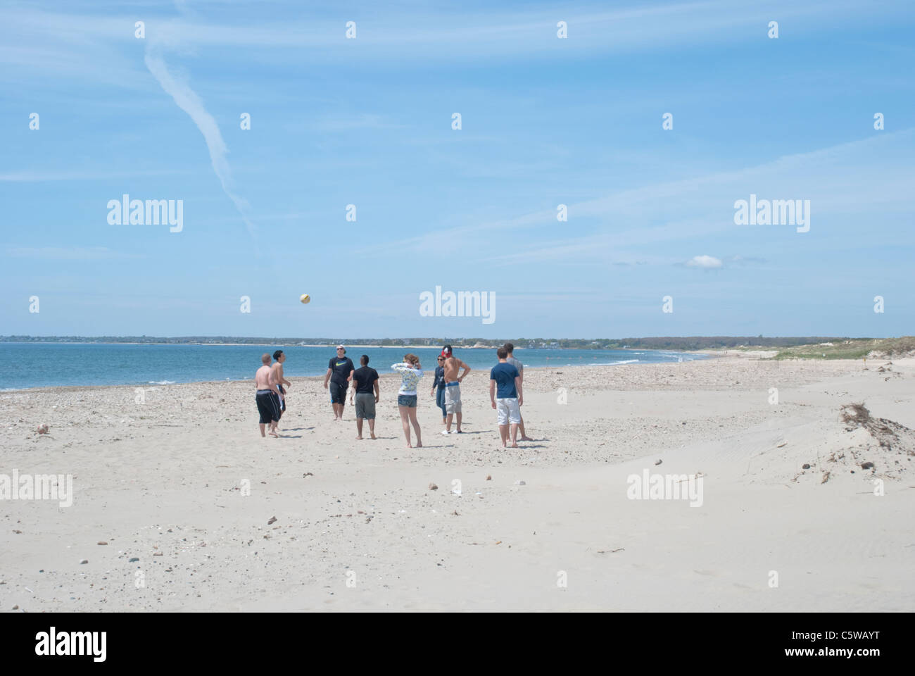 College students at beach hi-res stock photography and images - Alamy