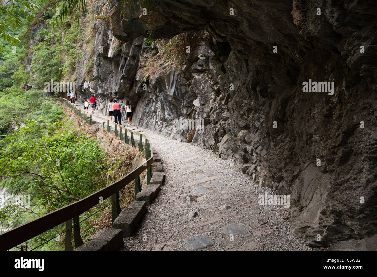 Cliffside trail hi-res stock photography and images - Alamy
