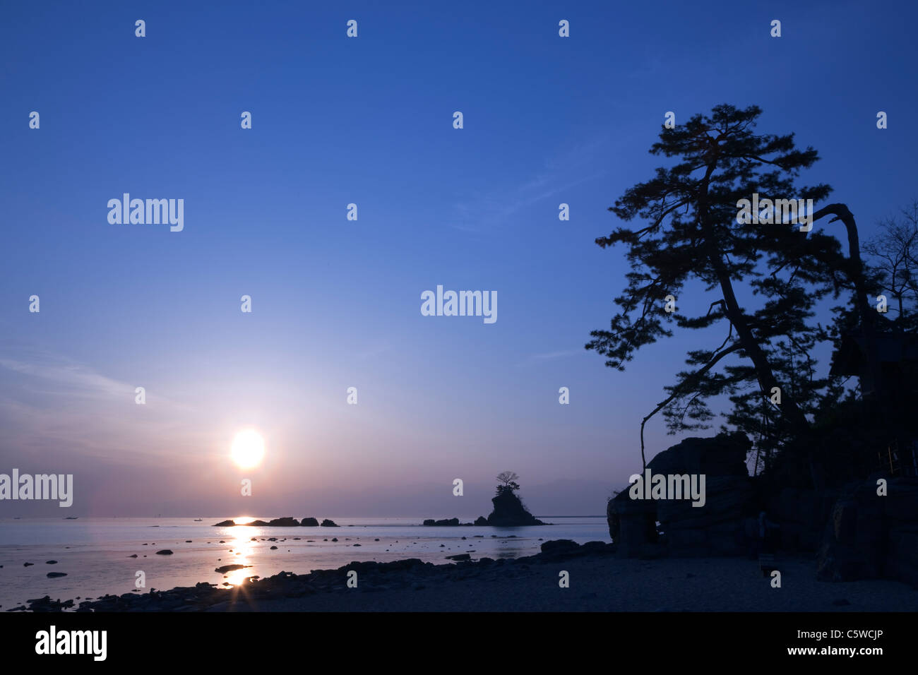 Morning Sun at Amaharashi Beach, Takaoka, Toyama, Japan Stock Photo - Alamy