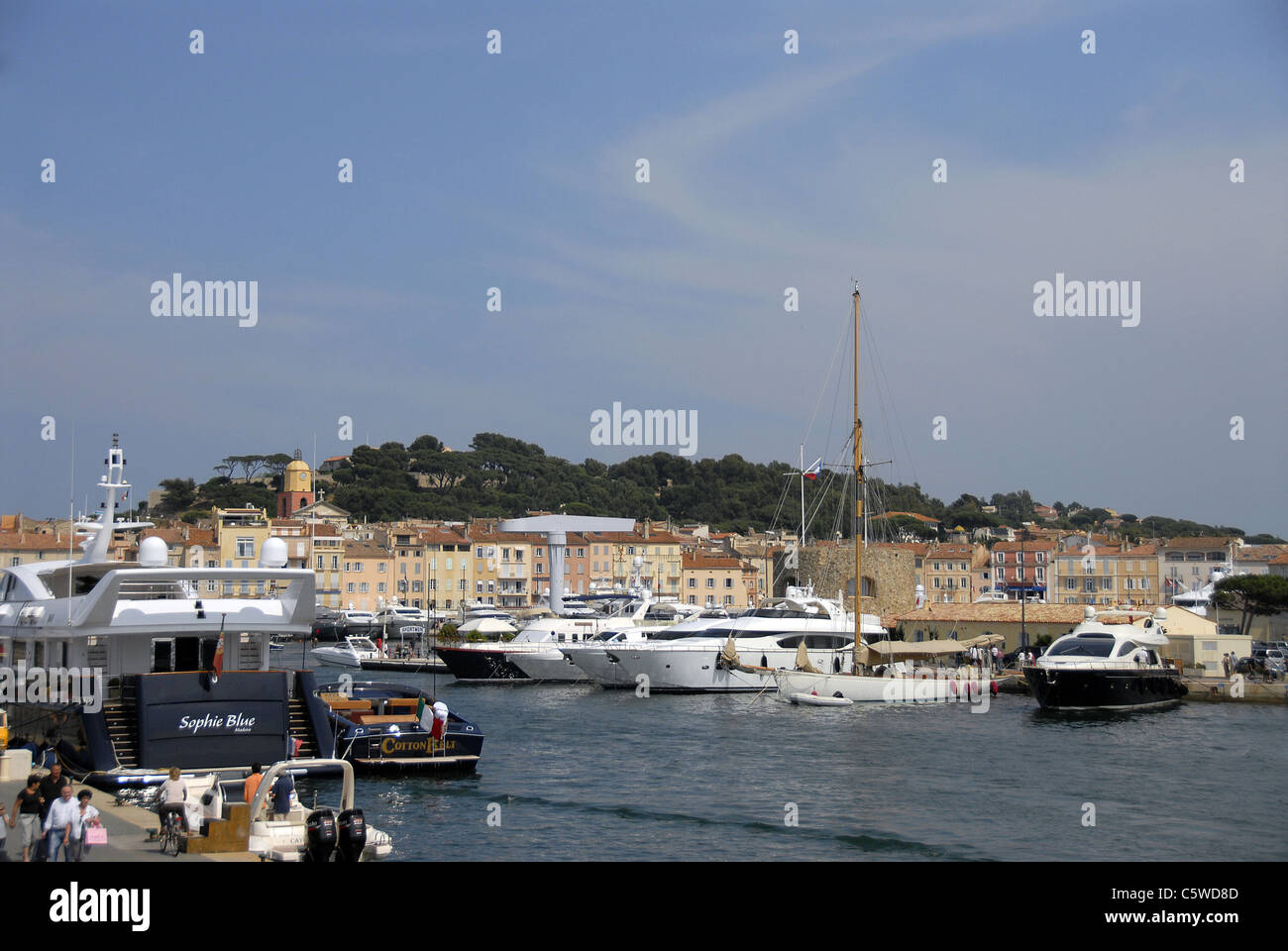 Yacht port in sea hi-res stock photography and images - Alamy