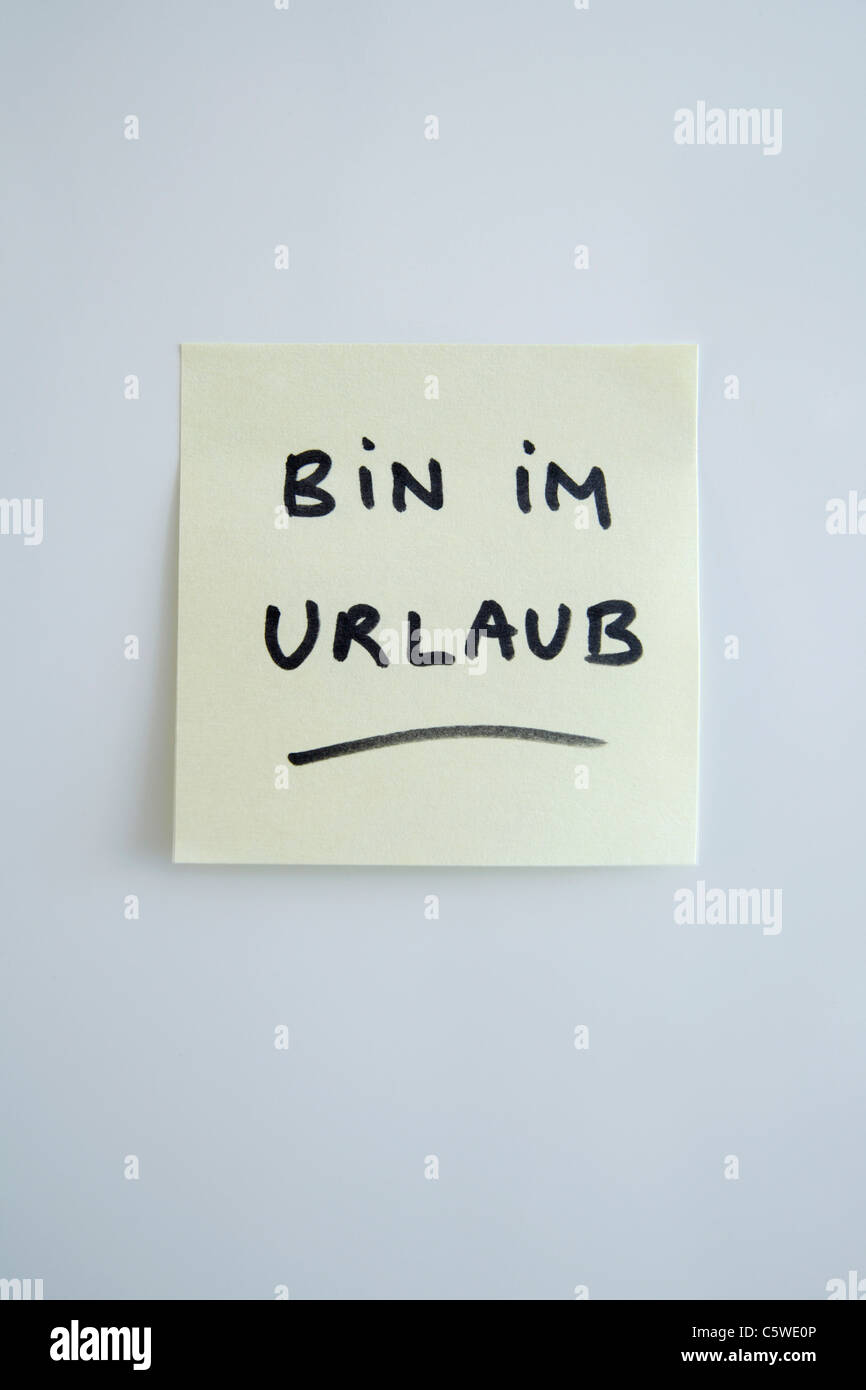 Adhesive note saying "On vacation Stock Photo - Alamy