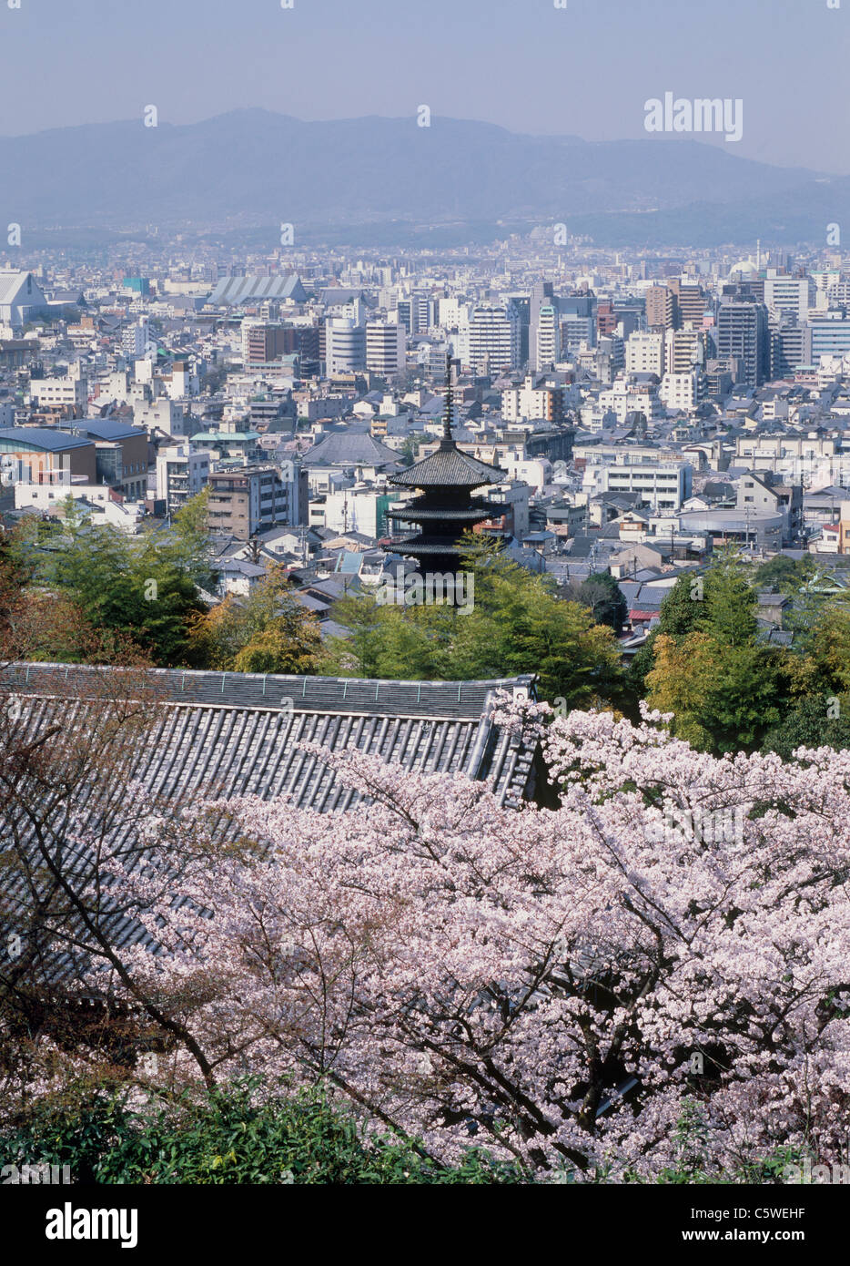 Spring kyoto hi-res stock photography and images - Alamy