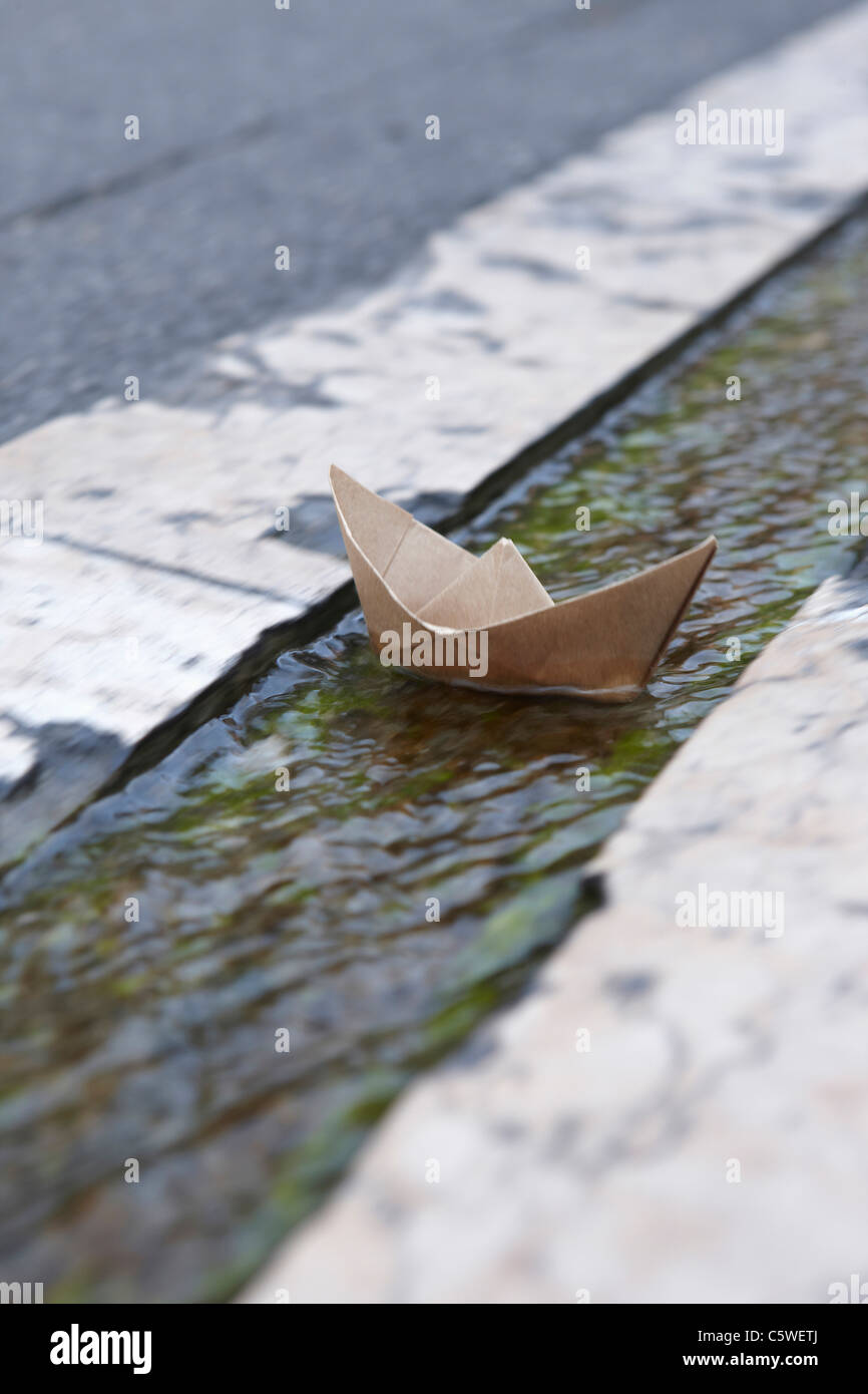 Gutter paper hi-res stock photography and images - Alamy