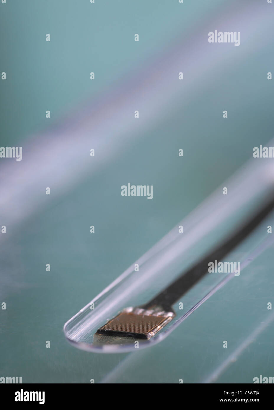 Retina chip for the blind hi-res stock photography and images - Alamy