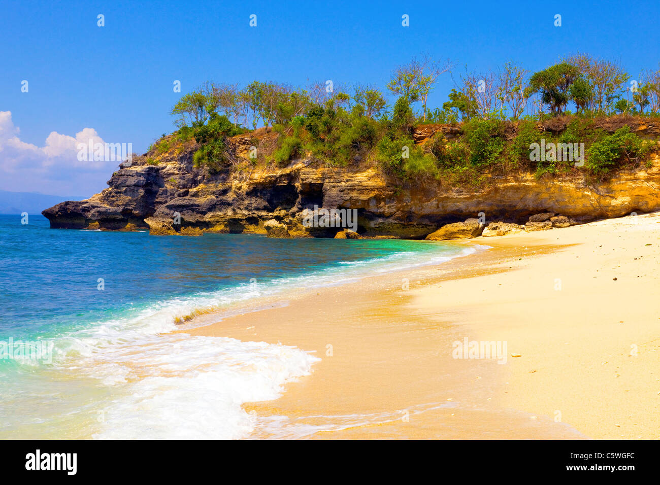 Island in ocean Stock Photo - Alamy
