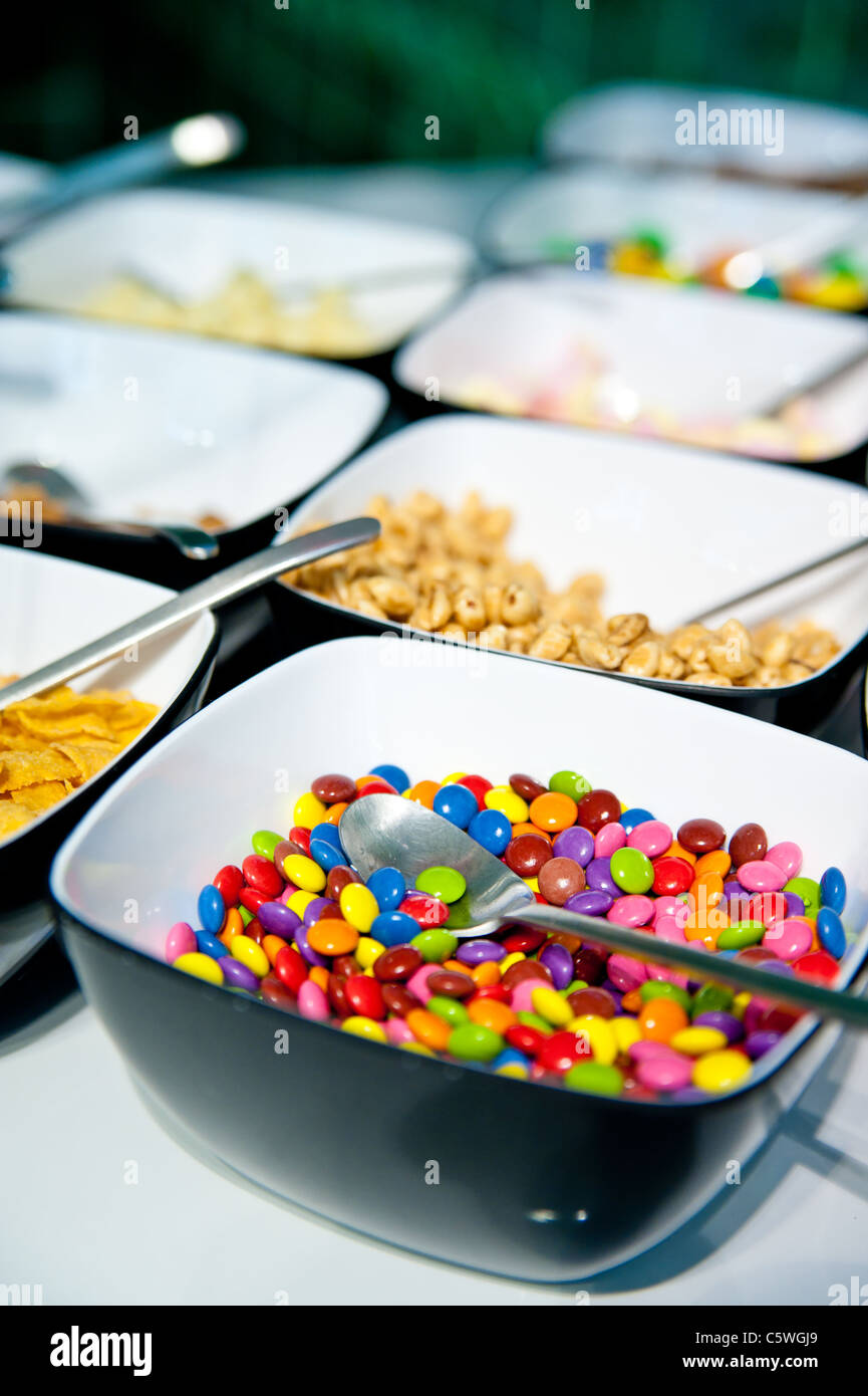 Candy in bowls hi-res stock photography and images - Alamy