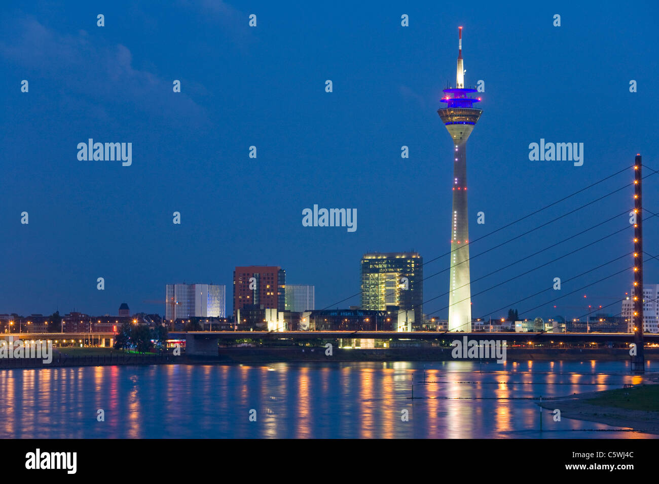 Dusseldorf germany skyline hi-res stock photography and images - Alamy