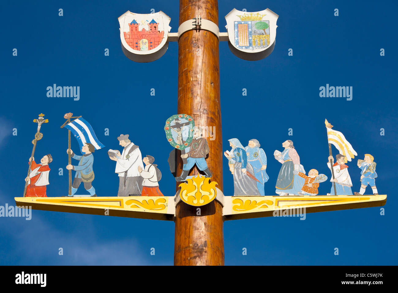 Maypole hi-res stock photography and images - Alamy