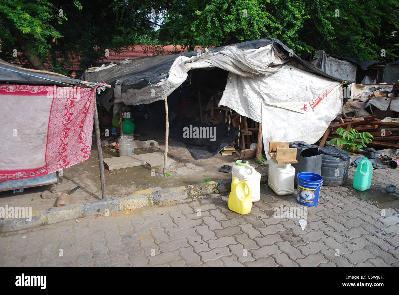 Temporary hut hi-res stock photography and images - Alamy