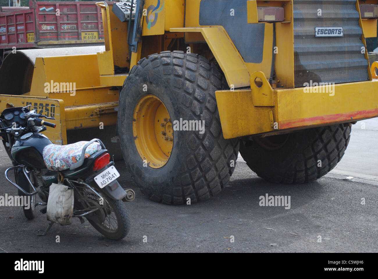 Heavy vehicle hi-res stock photography and images - Alamy