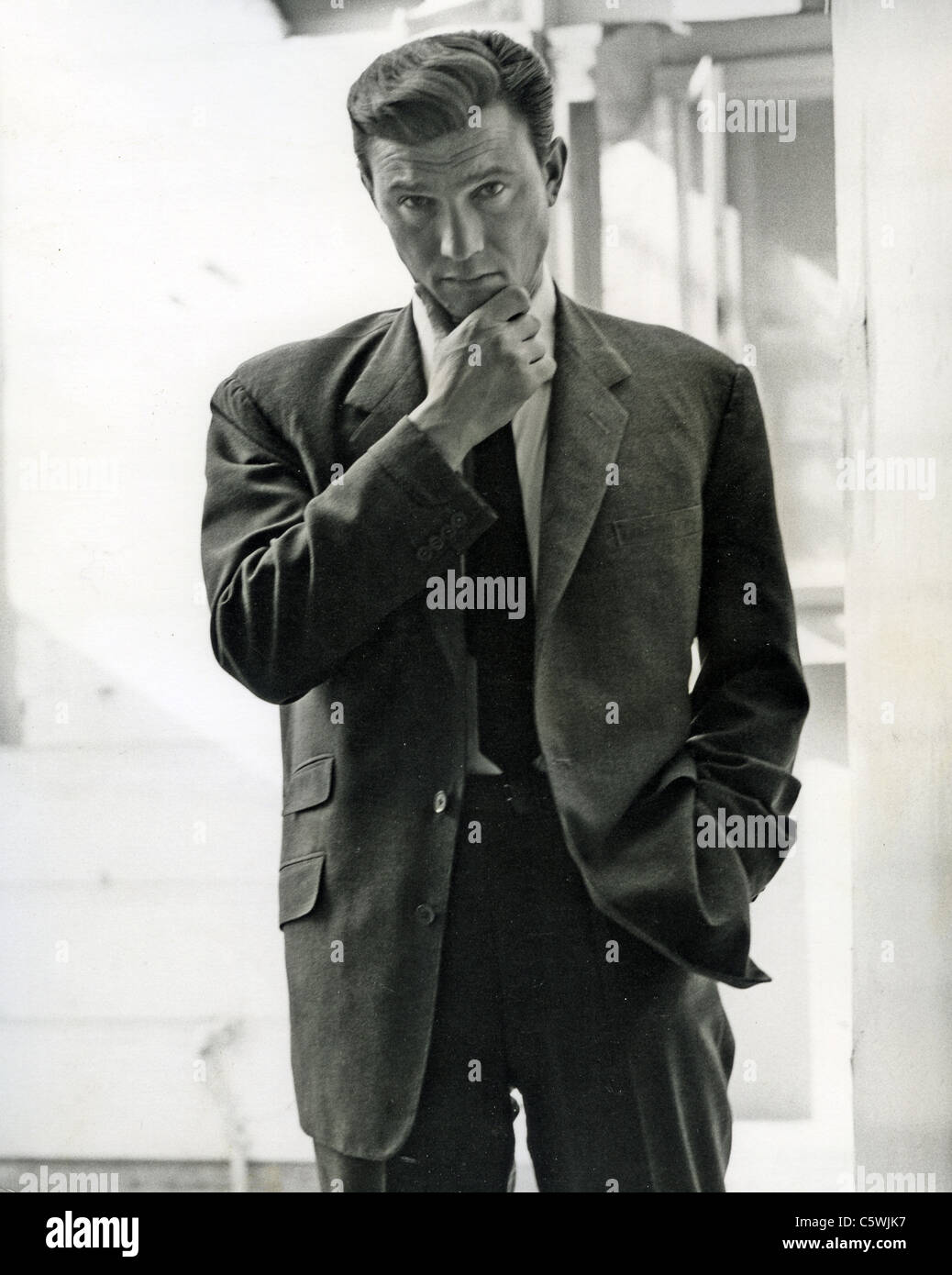 Actor laurence harvey hi-res stock photography and images - Alamy