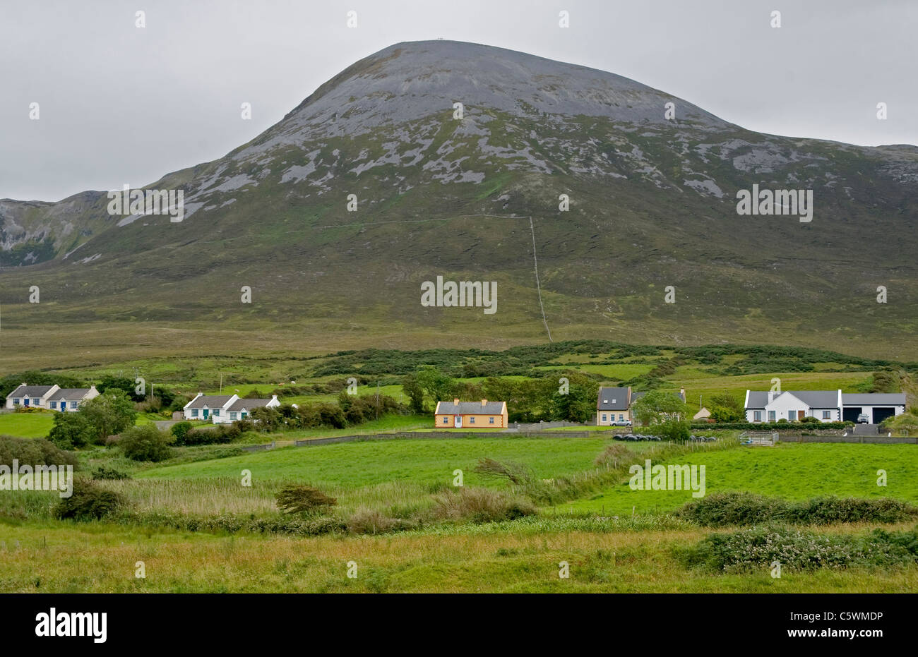 Houses on the slopes of Croagh Patrick, County Mayo Stock Photo - Alamy