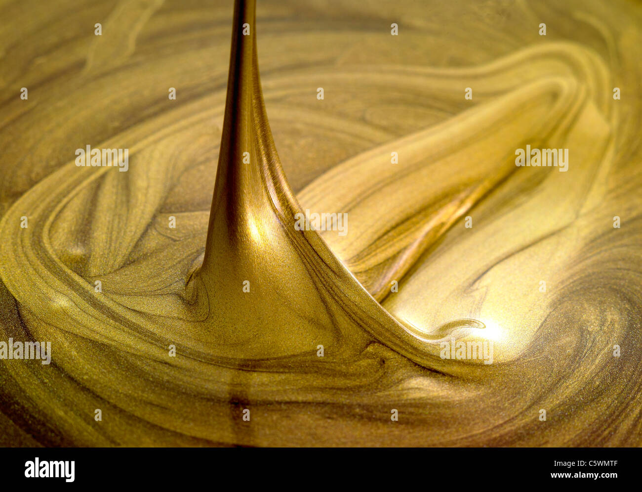 Gold paint dripping hi-res stock photography and images - Alamy
