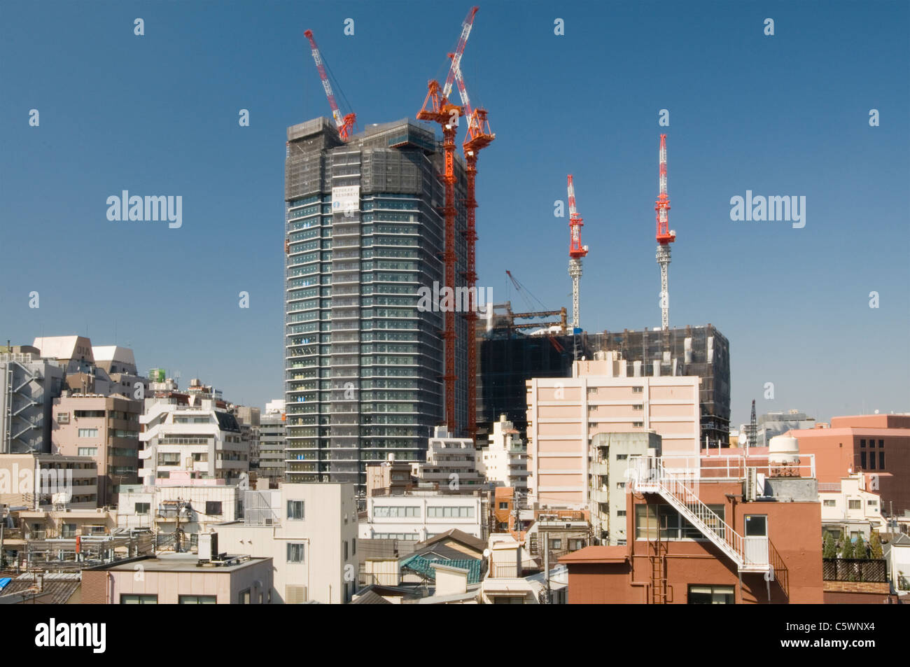 Shinjuku Eastside Building under construction in Tokyo, Japan Stock ...