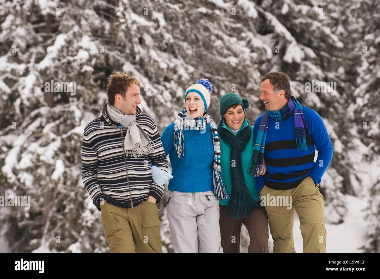Group of people talking italy hi-res stock photography and images - Alamy
