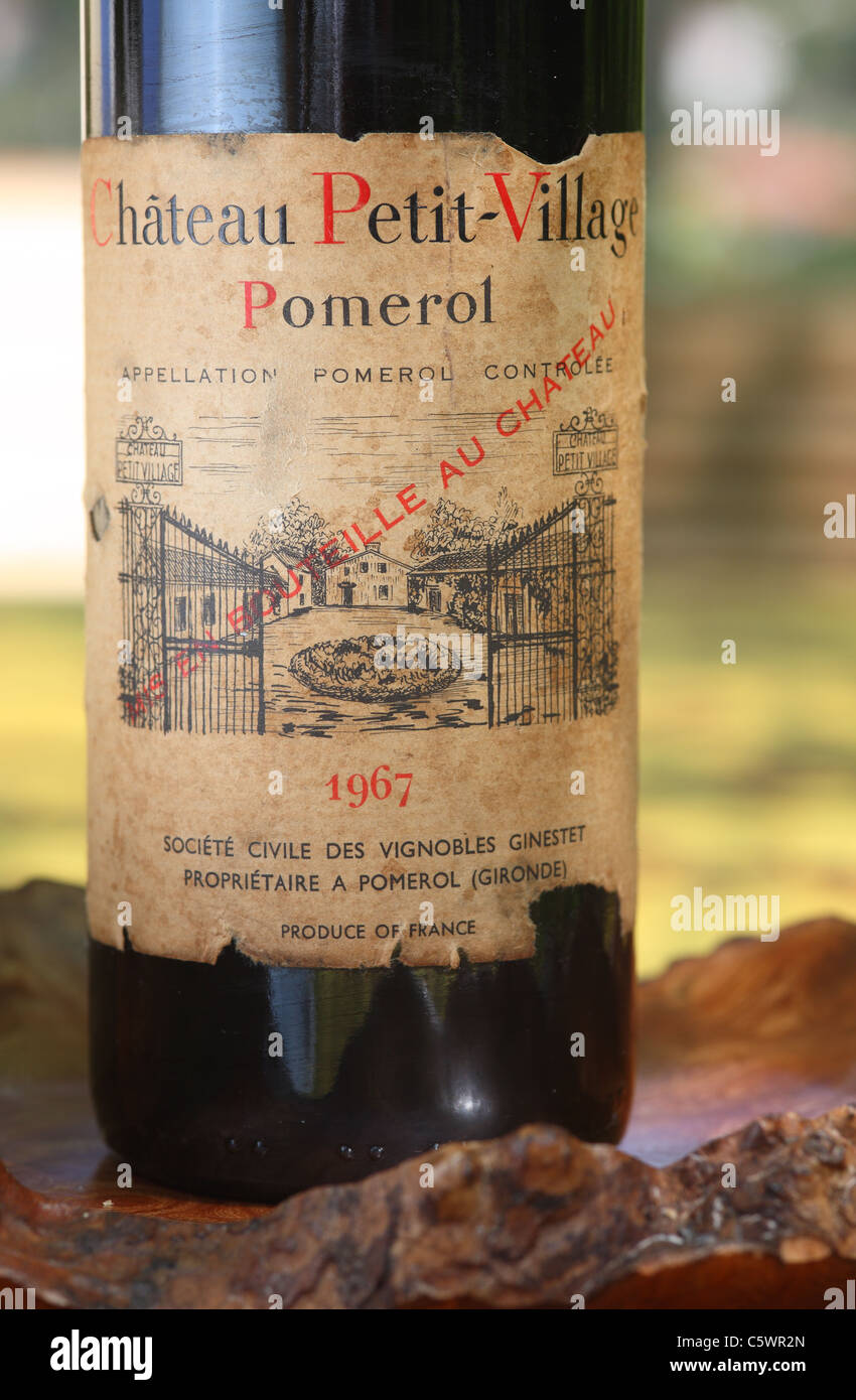 The village of pomerol france hi-res stock photography and images - Alamy