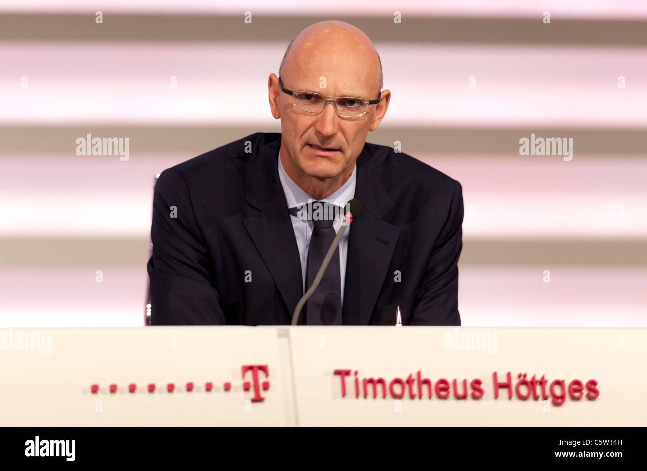Timotheus Hoettges, CFO Deutsche Telekom, news conference, Bonn, Germany Stock Photo - Alamy