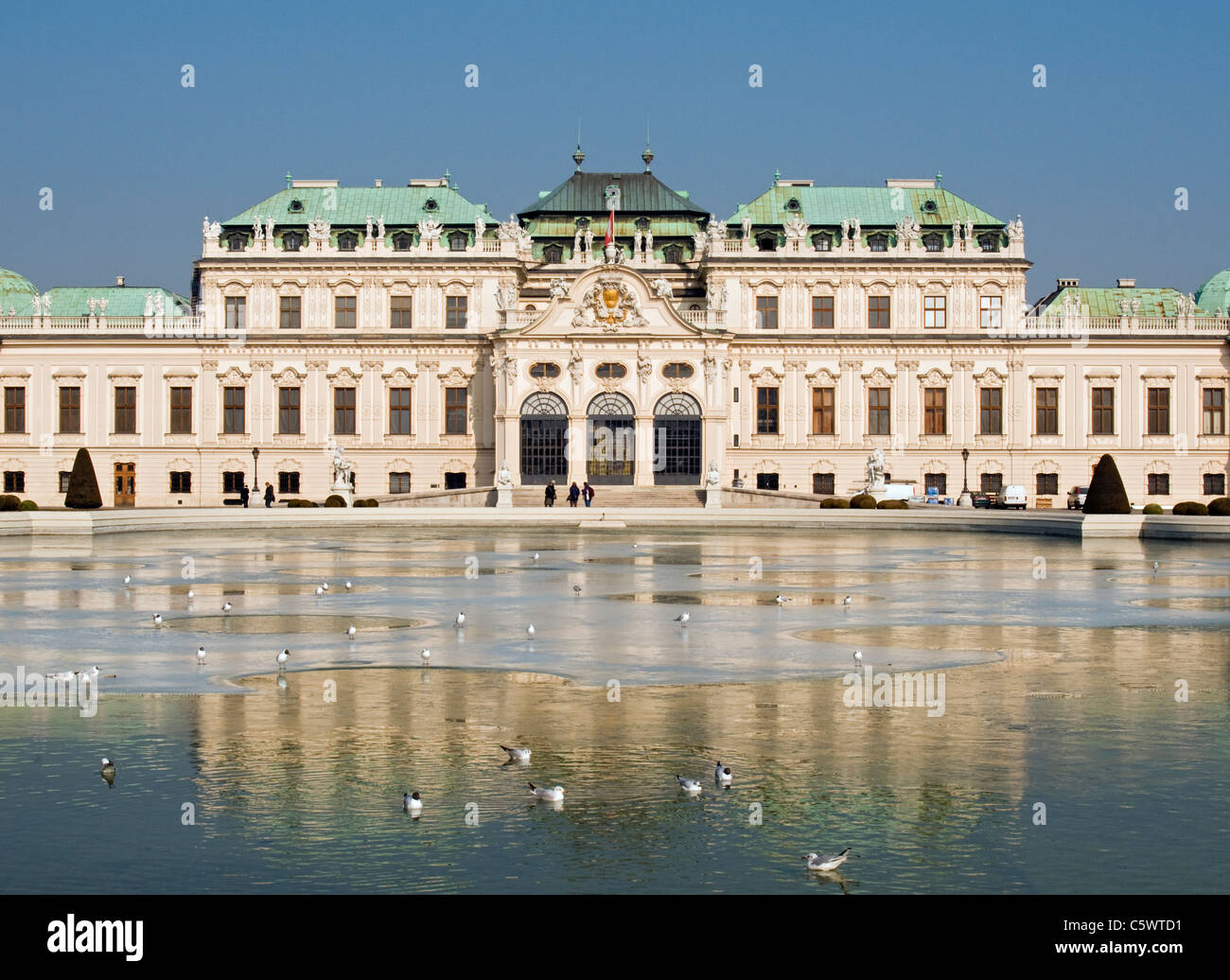 Upper (Oberes) Belvedere Castle Museum with Pool, Vienna (Wien ...