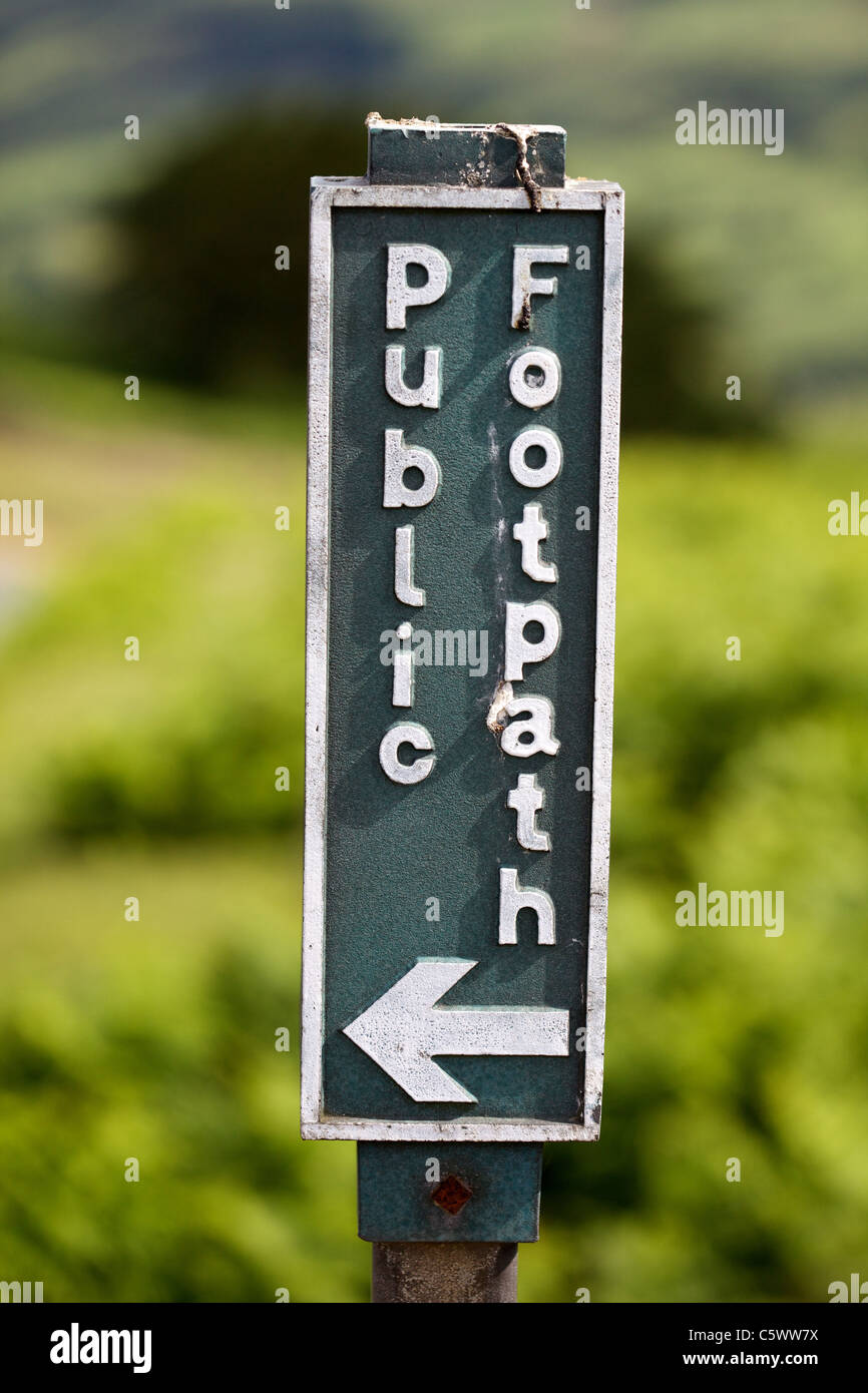 Public footpath sign Stock Photo - Alamy