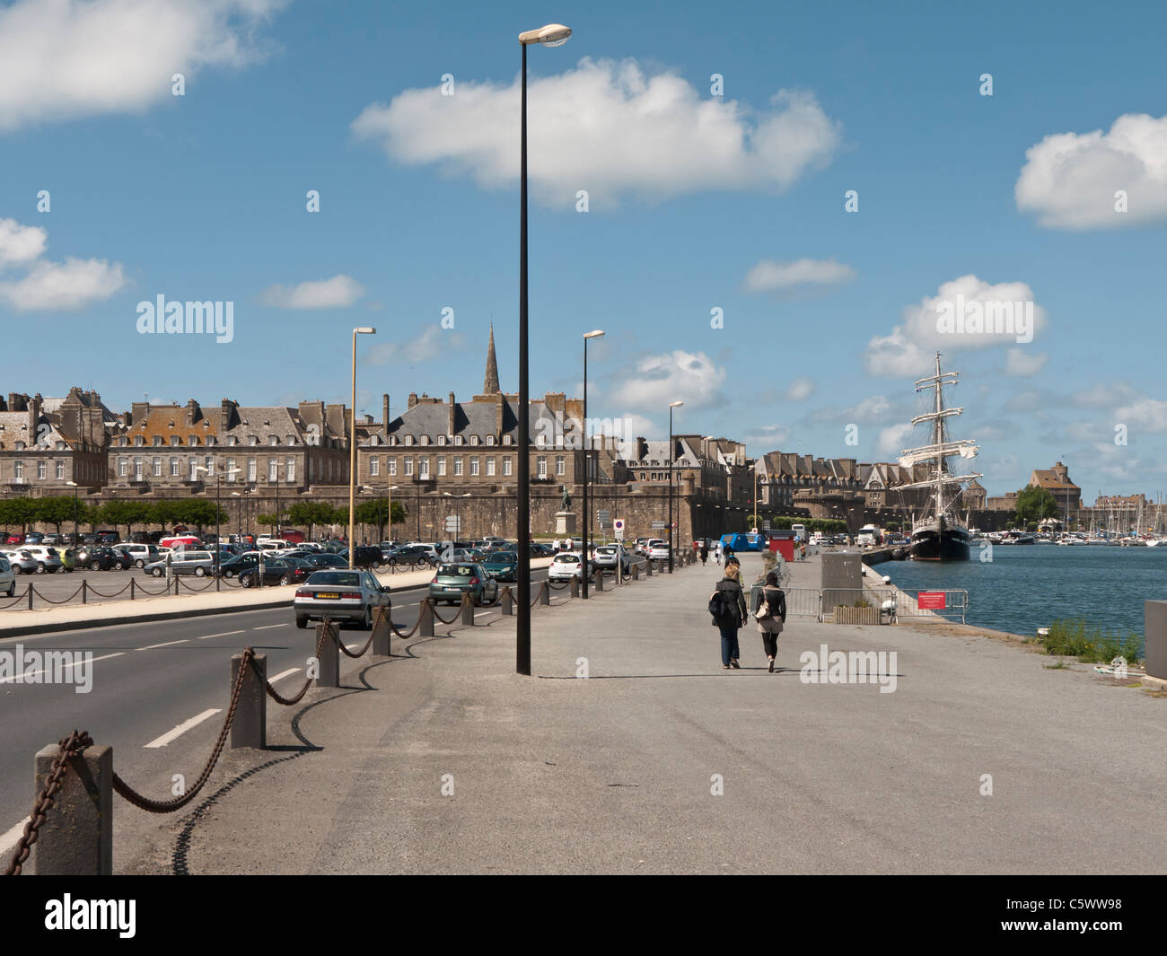 St malo old town hi-res stock photography and images - Alamy