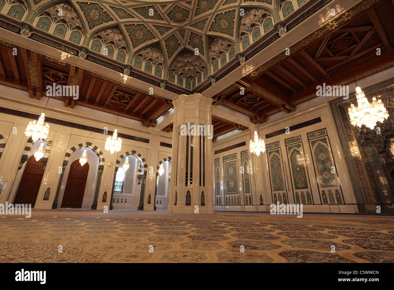 Interior of the Sultan Qaboos Grand Mosque in Muscat, Oman Stock Photo ...
