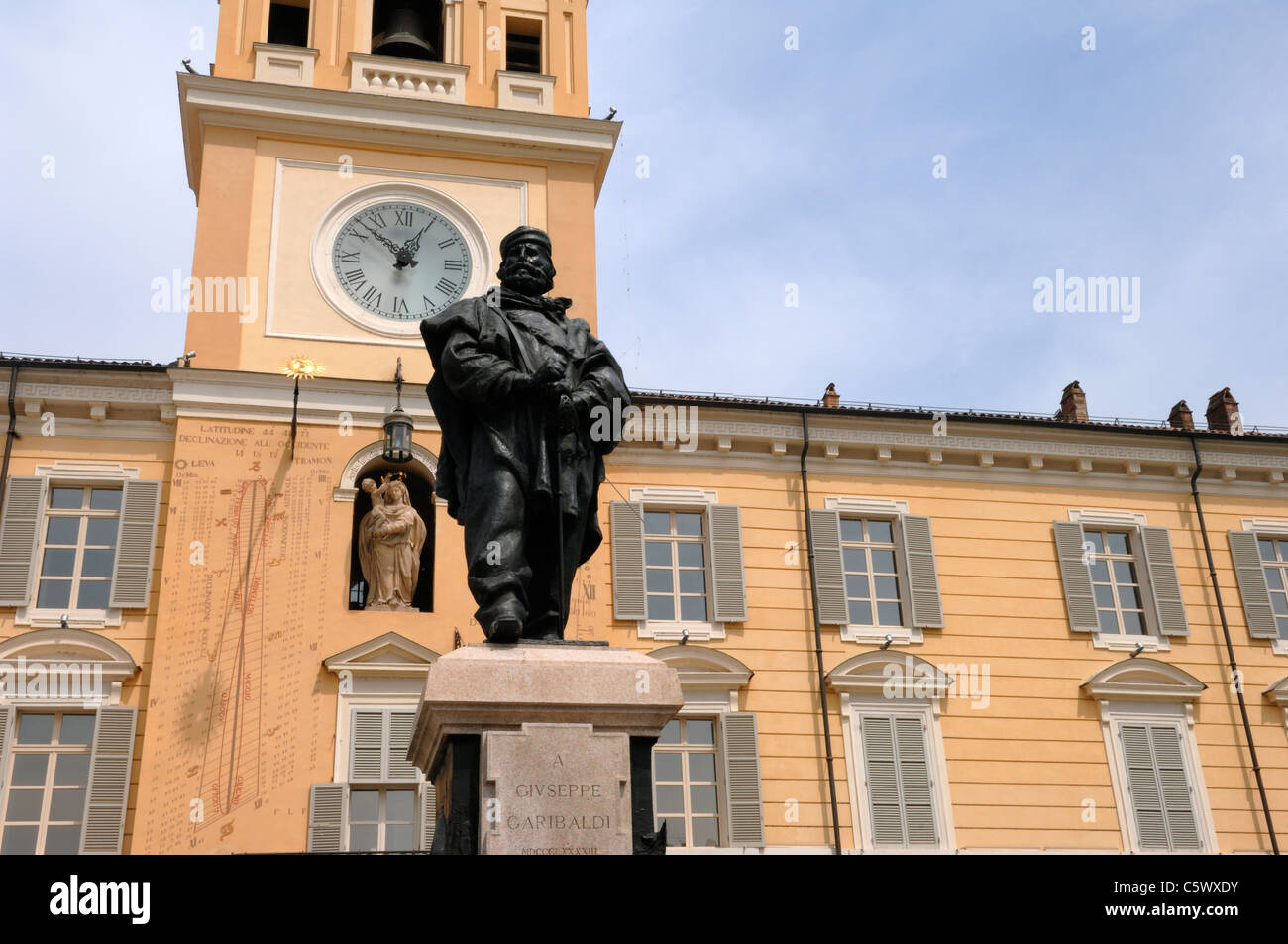 Piazza garibaldi hi-res stock photography and images - Alamy